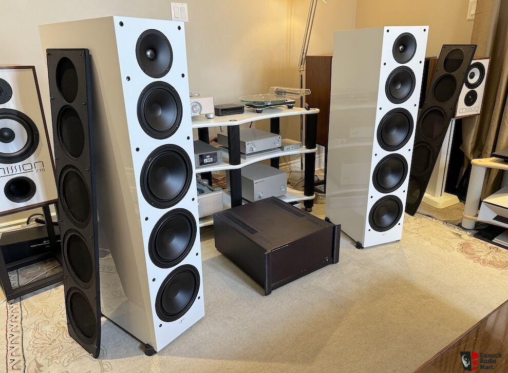 Paradigm Monitor SE 8000F Floor Standers in Gloss White $1999 SRP SEE ...