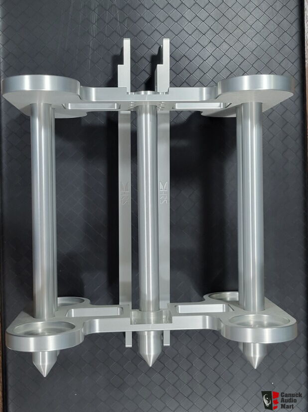 HRS SXR 2-shelf 19x21 partial rack (silver) Dealer Ad - Canuck Audio Mart