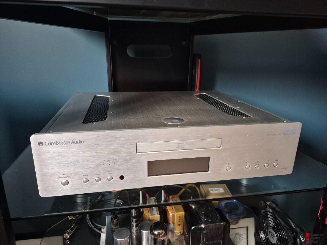 Cambridge Audio 851c - Silver Photo #6054799 - Canuck Audio Mart