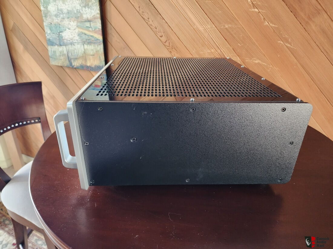 Audio Research Ref 5 preamplifier Photo #6055436 - Canuck Audio Mart