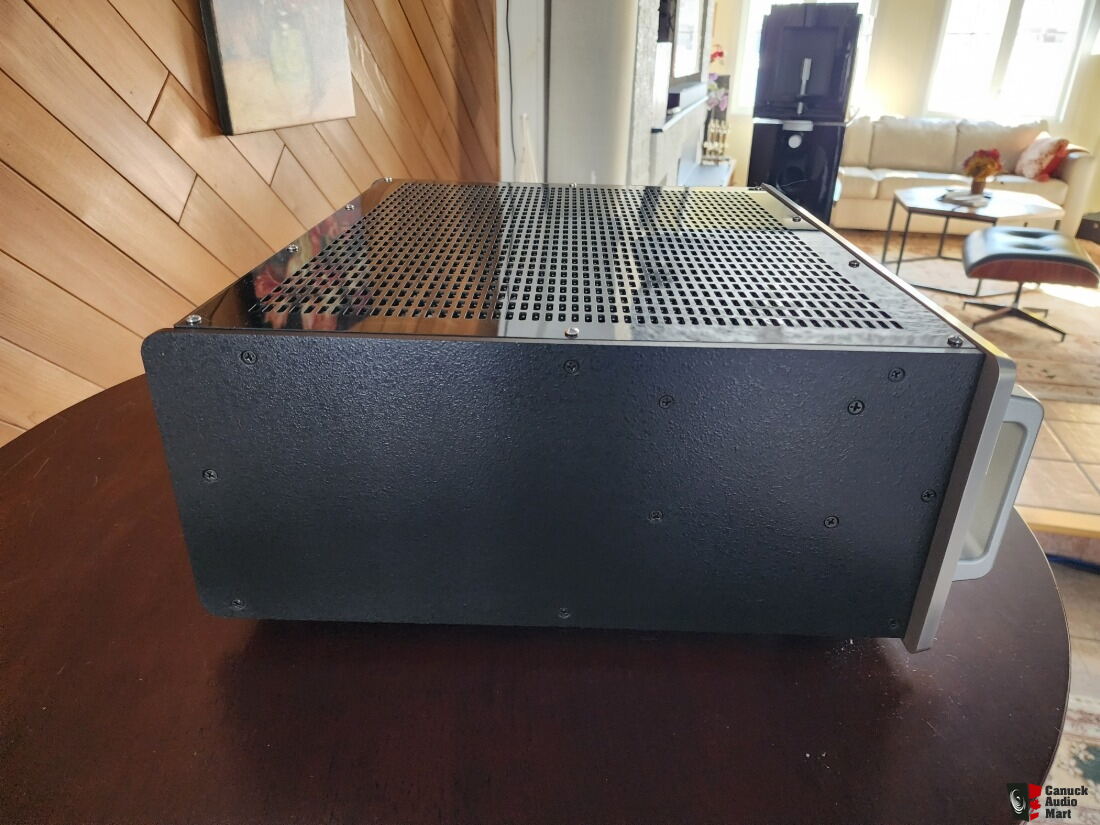 Audio Research Ref 5 preamplifier Photo #6055436 - Canuck Audio Mart