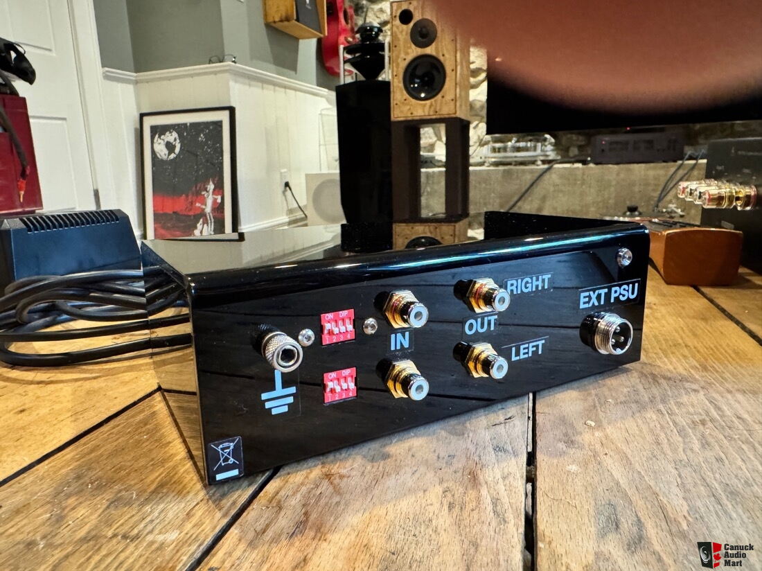 Low Hours Tom Evans Micro Groove + solid-state Phono Pre amp Photo ...