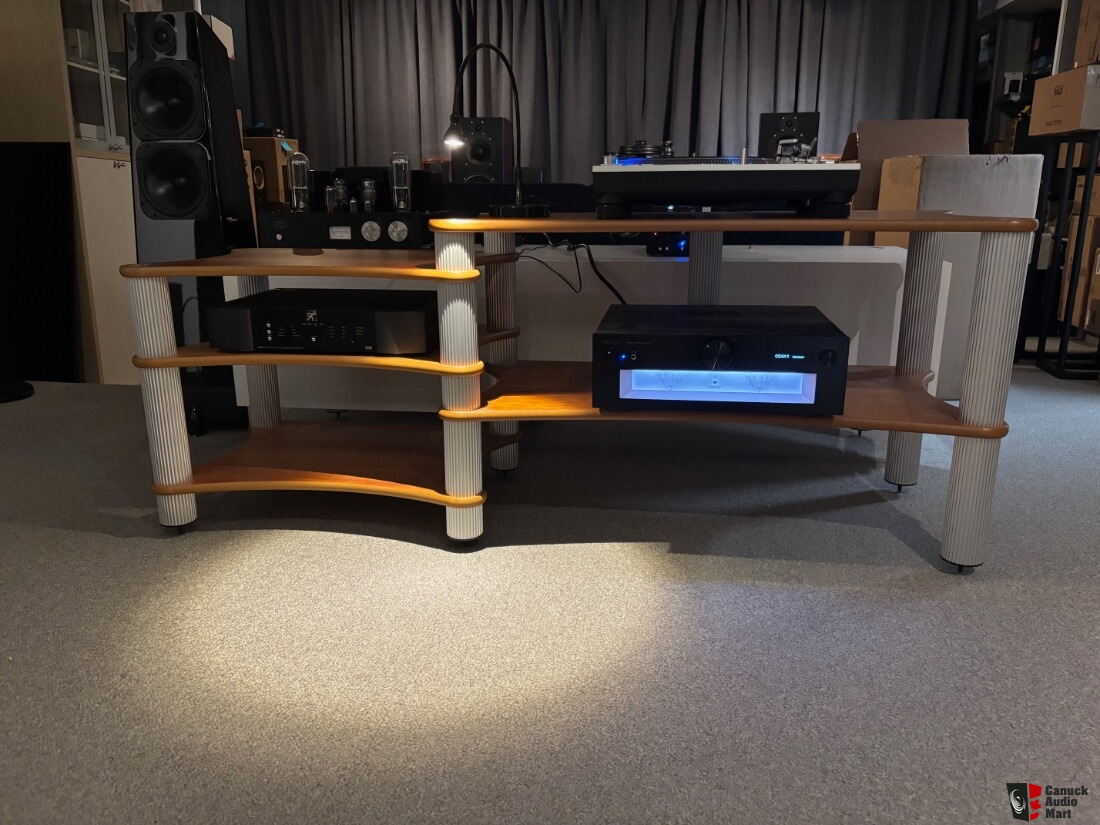 Solid Tech Radius Cinema 5 Rack (pre-owned) Dealer Ad - Canuck Audio Mart