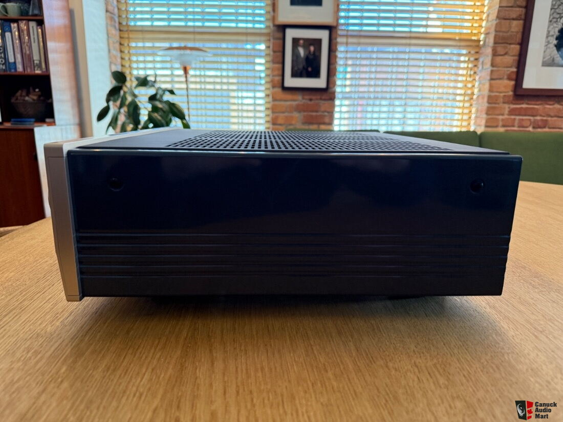 Accuphase E-260 90W integrated class A/B amplifier 120v Canadian ...
