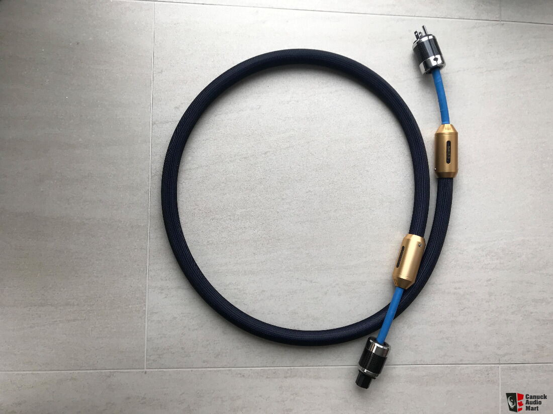 Siltech Ruby Double Crown power cable Photo #6066677 - Canuck Audio Mart