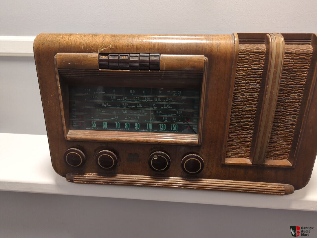 RCA Victor Globe Trotter A25 vintage WW2 tube receiver radio For Sale ...