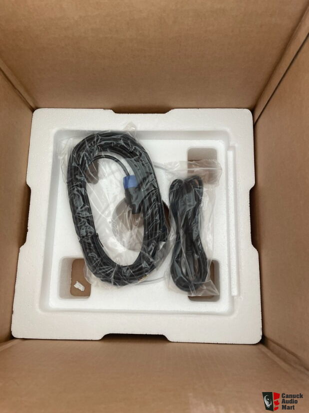 REL T5x white - original packaging, as new Photo #6115785 - Canuck ...