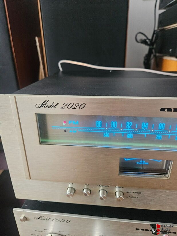 Marantz 1090 Integrated Amp Marantz 2020 Tuner Photo #6134272 - Canuck ...