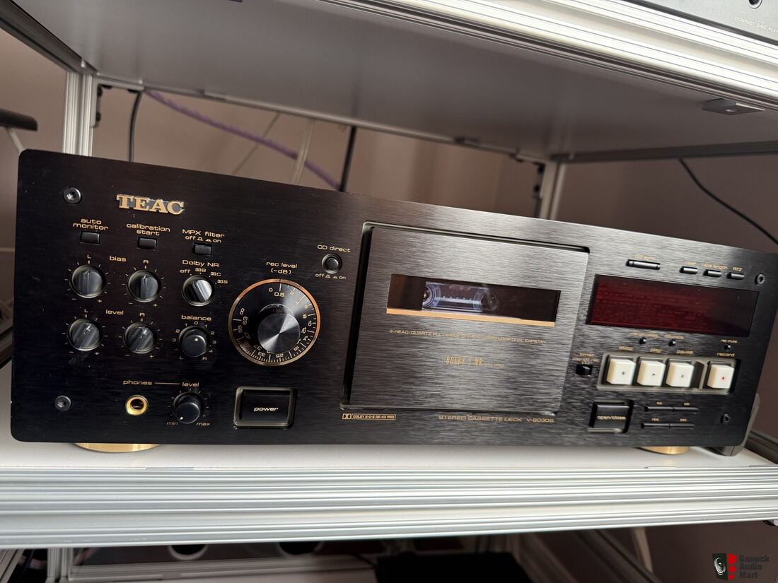 TEAC V-8030s cassette deck Photo #6172300 - Canuck Audio Mart