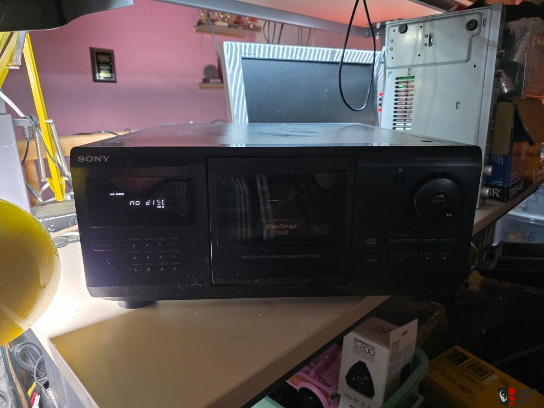 Sony CDP-CX205 Compact Disc Player MegaStorage 200 CD Player Changer No ...