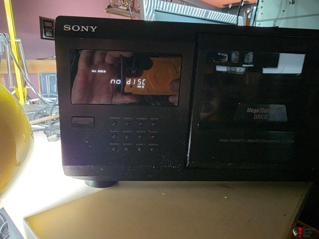 Sony CDP-CX205 Compact Disc Player MegaStorage 200 CD Player Changer No ...