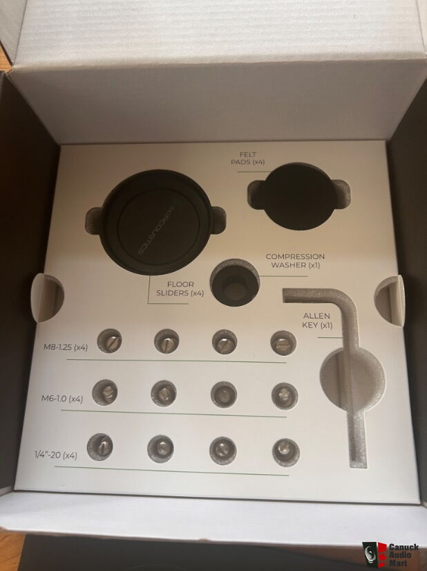 isoACOUSTICS GAIA III Neo Photo #6261451 - Canuck Audio Mart