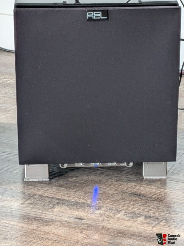 REL Acoustics R-205 (Pair / Paire) - Audiophile Subwoofers Photo ...