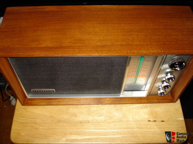 Vintage Panasonic Tabletop Radio RE-7259 Photo #647296 - US Audio Mart