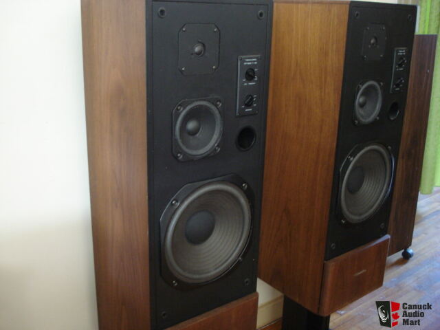 Vintage Realistic Optimus T-120 Speakers Photo #705135 - Canuck Audio Mart