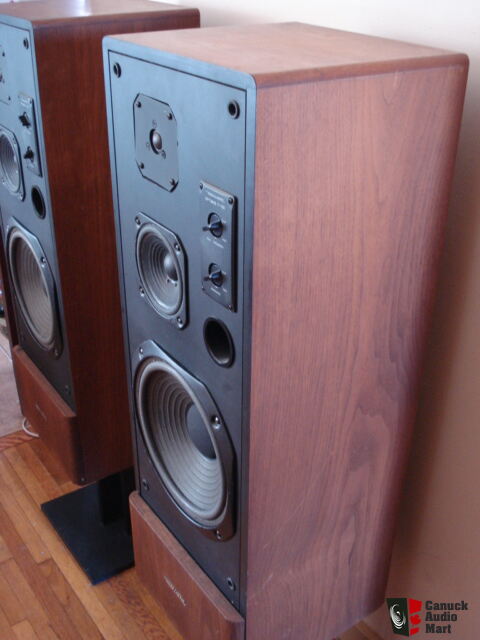 Vintage Realistic Optimus T-120 Speakers Photo #705133 - UK Audio Mart