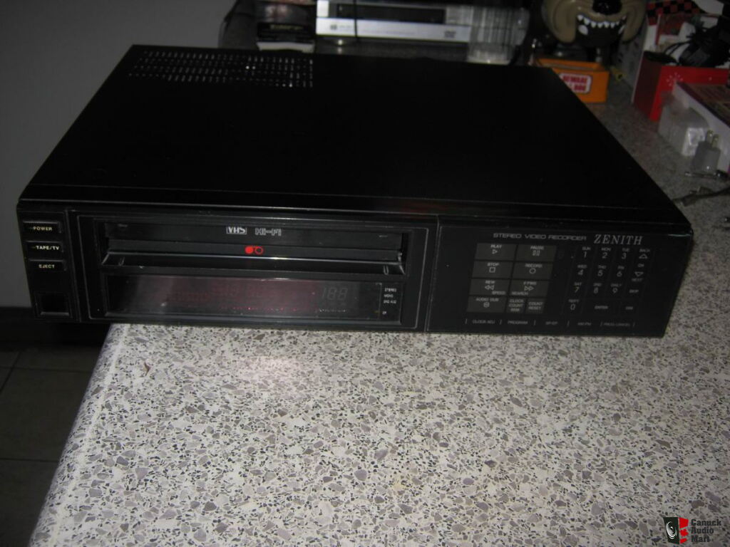 Zenith 4 head vintage VHS VCR with many features Made in Japan Photo ...