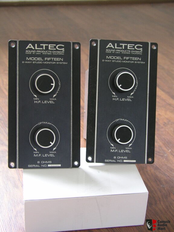 PAIR ALTEC 32B bent horns w/ 802-8G drivers and crossovers Photo ...