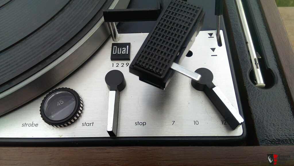 Dual 1229 - works perfectly Photo #769276 - Canuck Audio Mart
