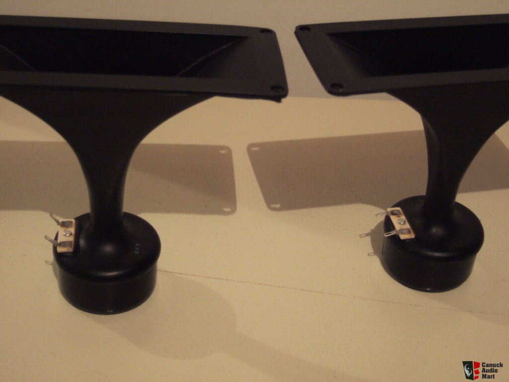 w-146 woofer (2),s-130 midrange (2),t-135 tweeter horn.1 dome tweeter ...