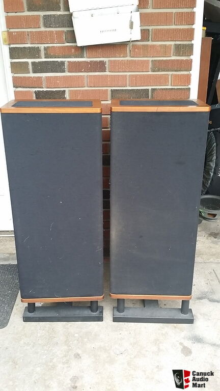 vandersteen 2ce with original stands Photo #771058 - US Audio Mart