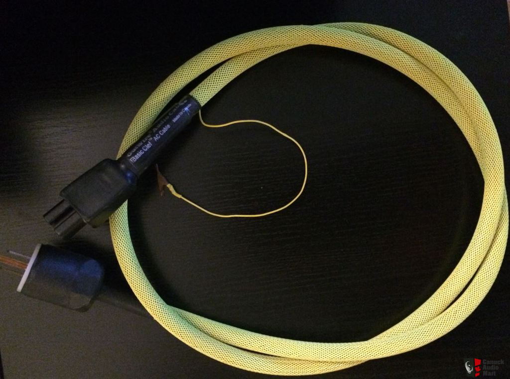 Gutwire Basic Clef Power Cord Photo #800216 - UK Audio Mart