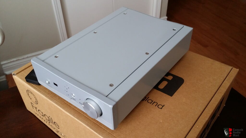 REGA Brio-R Amplifier Photo #812590 - Canuck Audio Mart