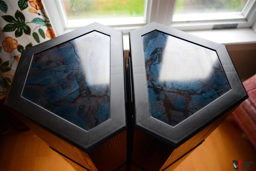 Tannoy 615 (Top of the line of serie SIX) Could ship to Toronto (40 ...