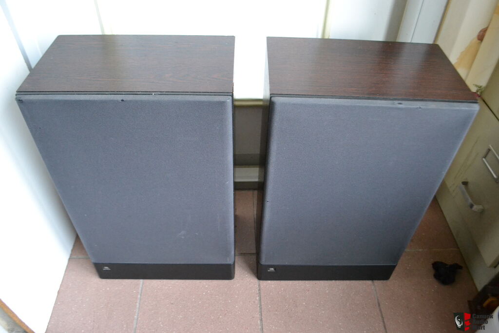 SALE PENDING - JBL 82 FLOOR STANDING SPEAKERS Photo #833353 - Canuck ...