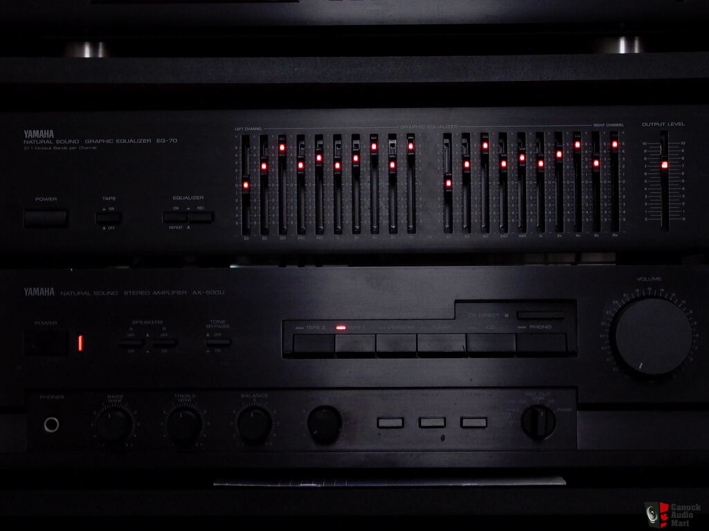 A 6 PIECE YAMAHA AUDIO SYSTEM