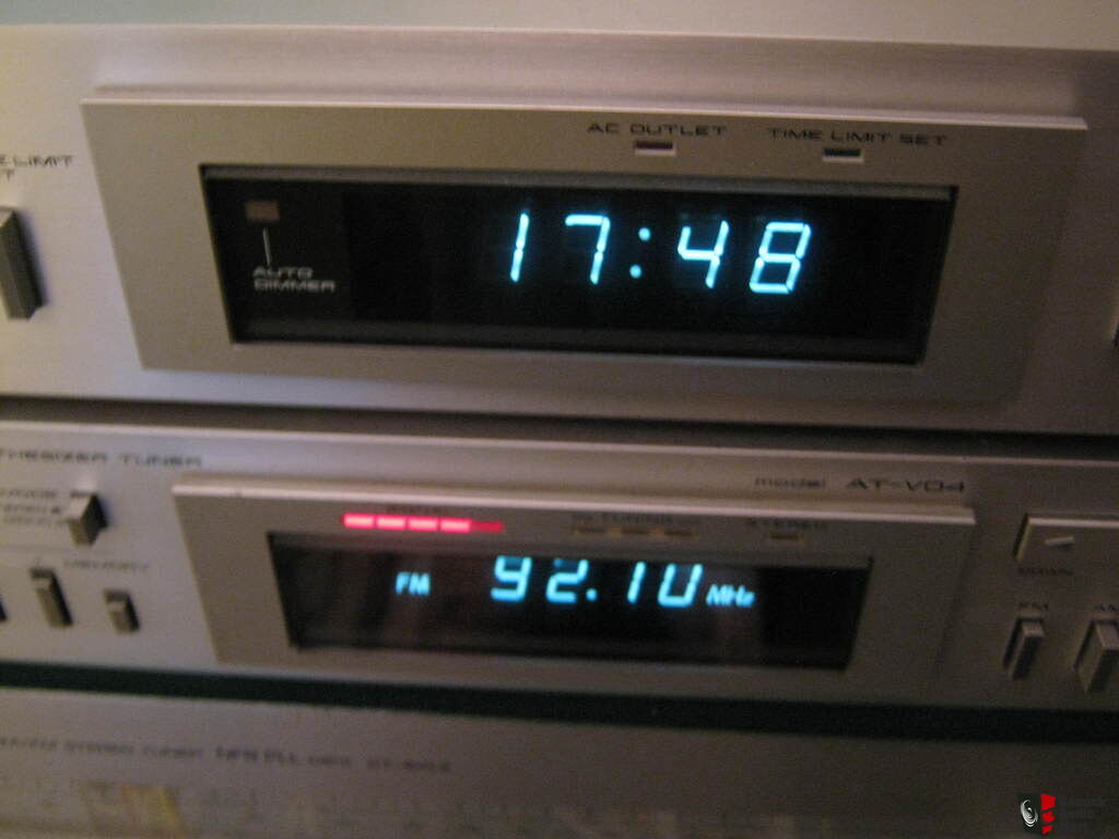 Akai Tuner Model AT-V04 / Audio Timer DT-100 Photo #906012 - UK Audio Mart