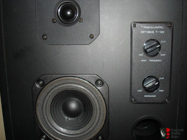 Realistic Optimus T-120 tower speakers Photo #91246 - Canuck Audio Mart