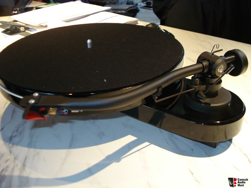 PROJECT RPM 1.3 BELT DRIVE TURNTABLE Photo #912681 - Canuck Audio Mart