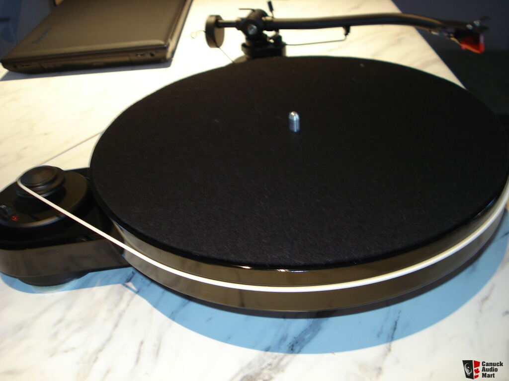 PROJECT RPM 1.3 BELT DRIVE TURNTABLE Photo #912681 - Canuck Audio Mart