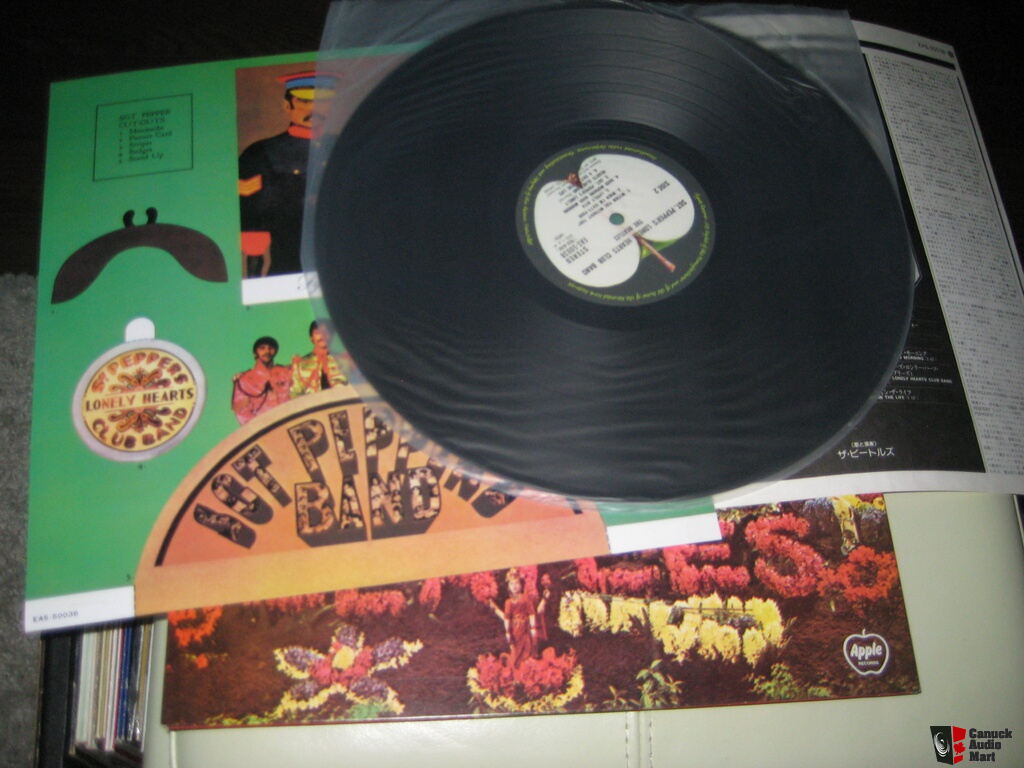 Beatles (Japanese Pressings In Stereo) Record Collection on Vinyl Photo ...