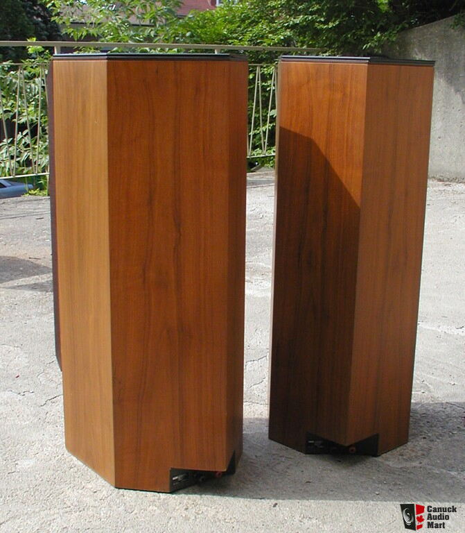 B&W DM2000 speakers sold to Quoc Huy To Photo #93288 - Canuck Audio Mart