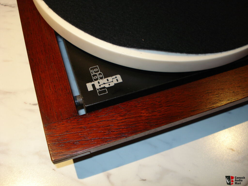 REGA P9 TURNTABLE WITH PLANAR 9 POWER SUPPLY Photo #969258 - US Audio Mart