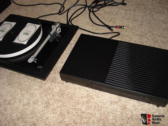 Rega P9 turntable with matching power supply Photo #98764 - Canuck ...