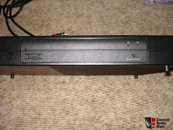 Rega P9 turntable with matching power supply Photo #98764 - Canuck ...