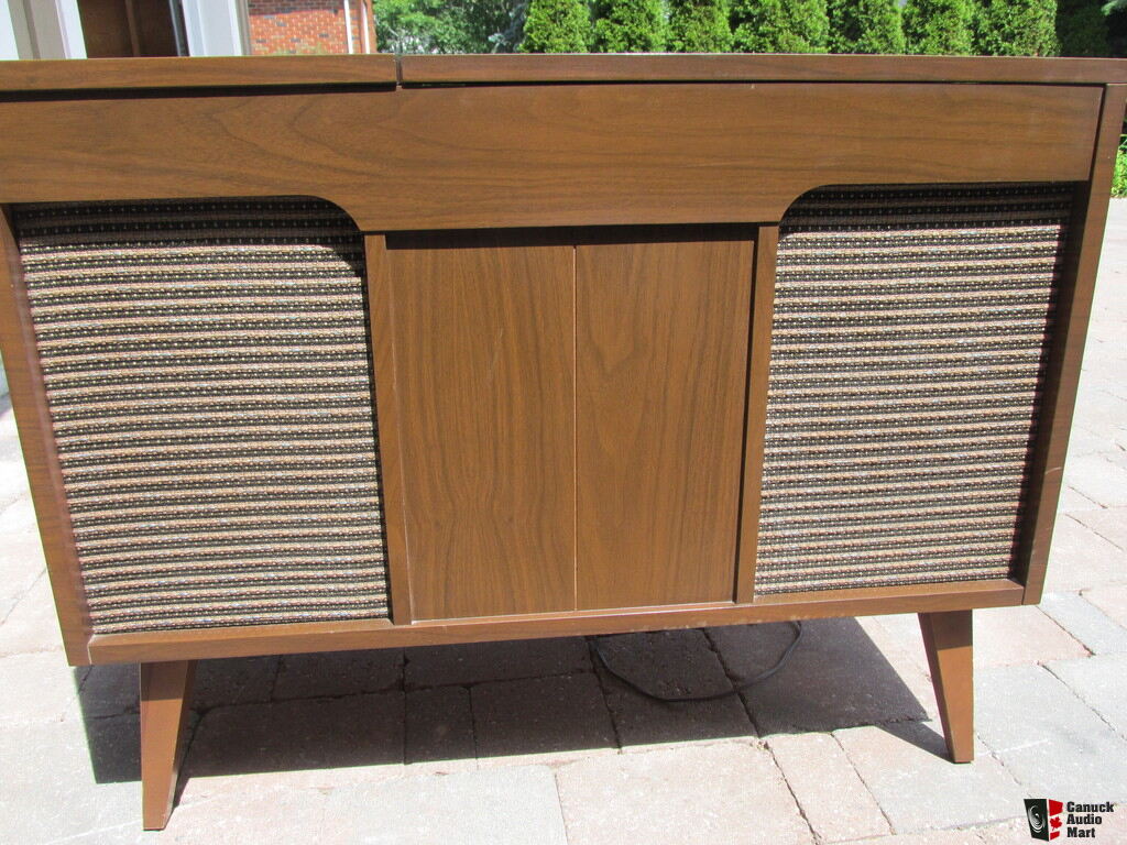 Fleetwood Corp Windsor HI/FI Stereo Console Mid 60's FREE!!! For Sale ...